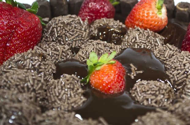 Brigadeiro com morangos - Receita de Vovó
